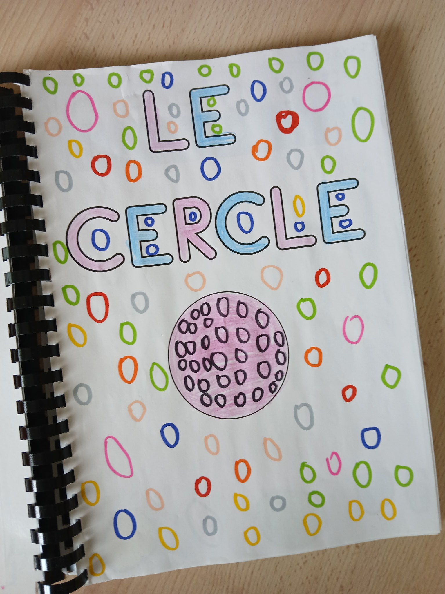 Mon livre des formes géométriques – Le blog d'Ann