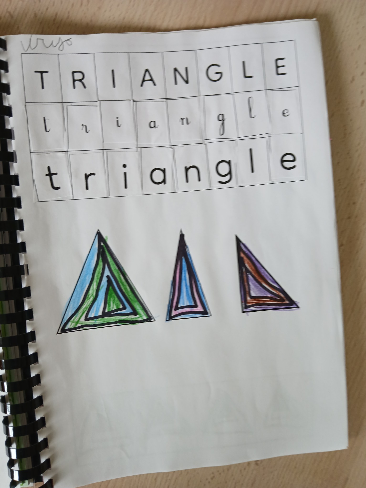 Mon livre des formes géométriques – Le blog d'Ann